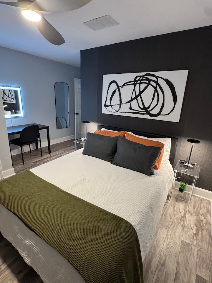 The Petite Retreat - San Antonio, TX