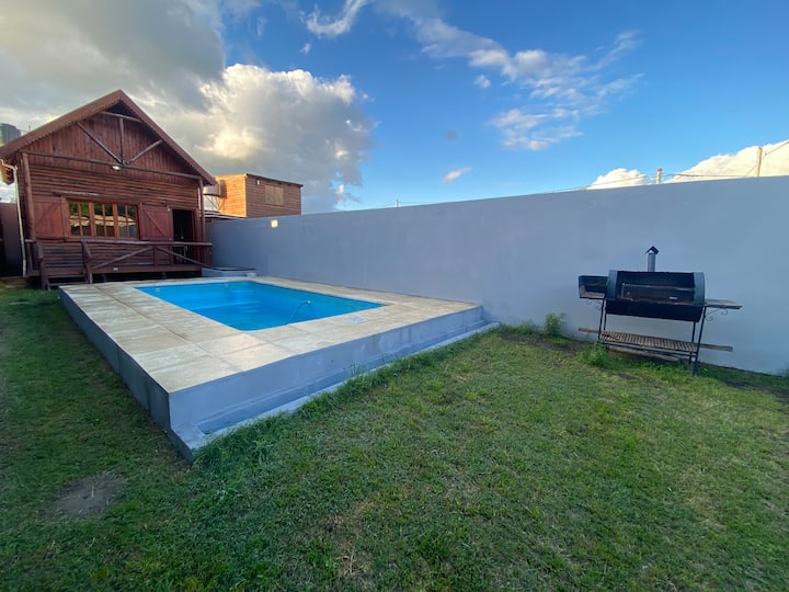 Hermosa Cabaña Barrio Tranquilo - Chivilcoy