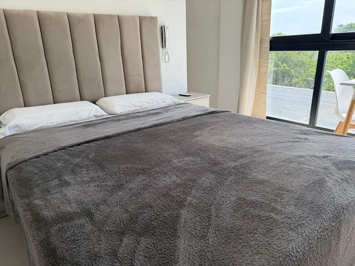 Parrilla Y Vinos, A Metros De "Don Julio" - Buenos Aires