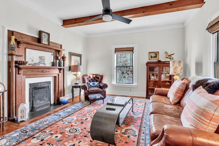 Luxury Cottage W/2 Master Suites. Walk To Downtown - Winston-Salem, NC