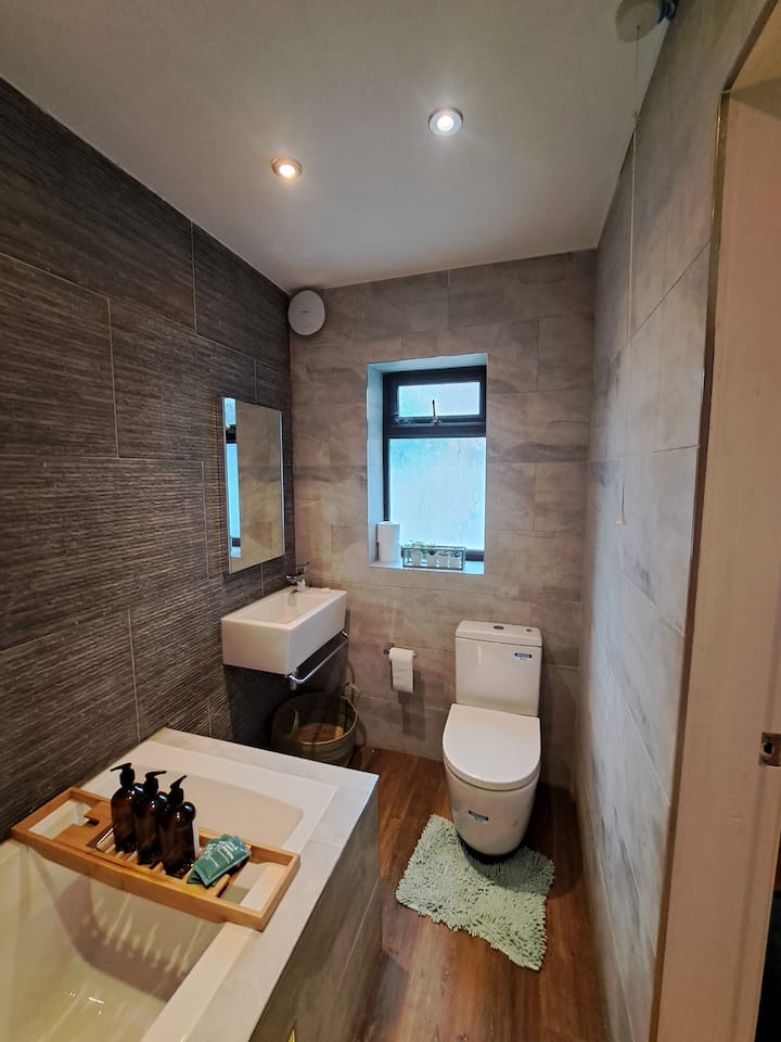 The Lodge - Nottingham