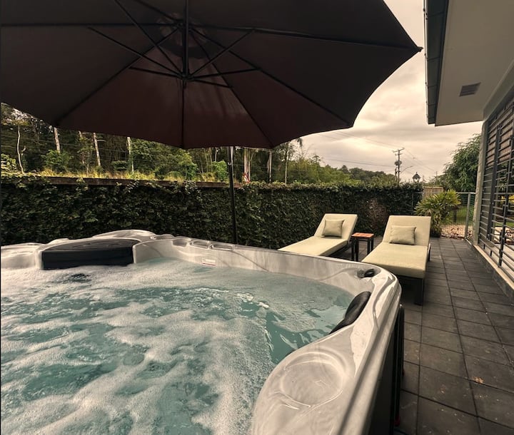 Luxury Holiday Home W/private Jacuzzi By The River - Suriname