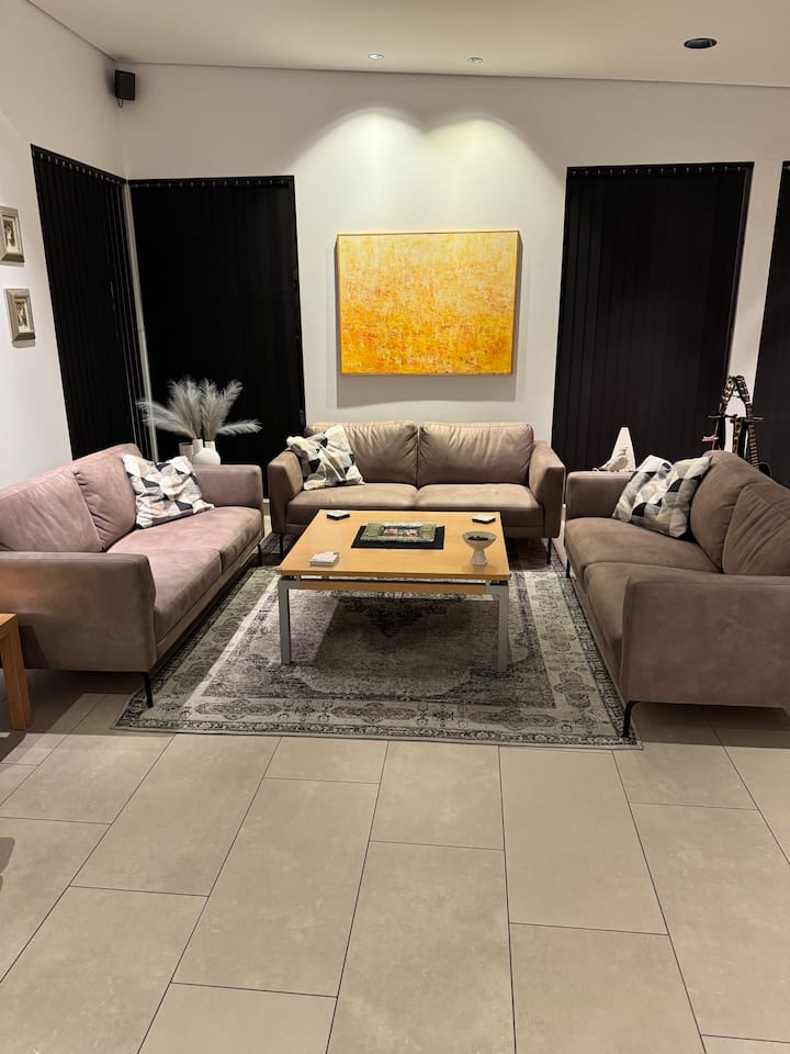 Beautiful House In Hafnarfjordur - Islandia