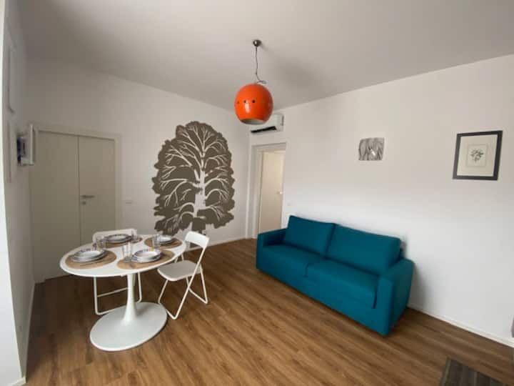 Stylish Downtown Duplex, Spacious, Central, 8 Pax - Bergamo