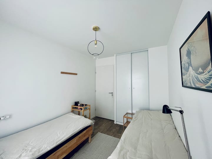 Chambre Avec Douche Et Toilettes - Romainville
