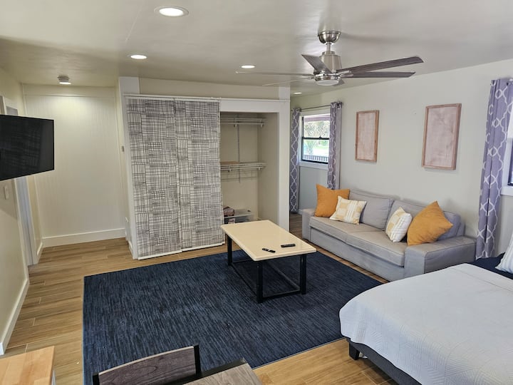 Simple Studio Stay - Pinellas Park