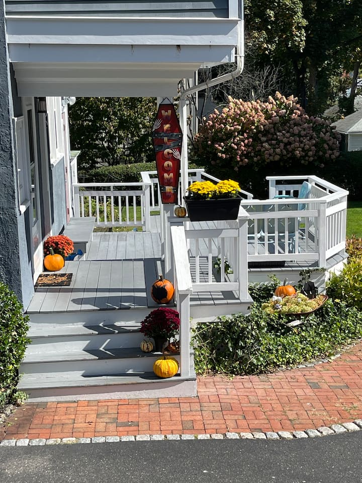 Historic Salem Ma
2 Bedroom
Short Walk To Downtown - Beverly