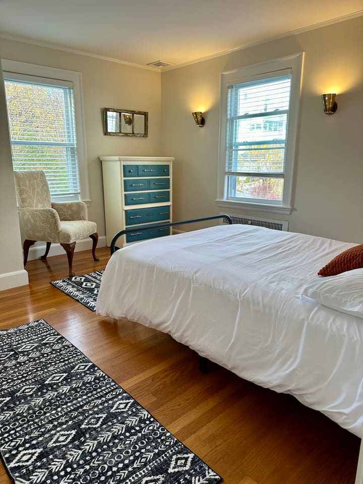 New! Charming 3br, 1ba Retreat Near Boston - Boston