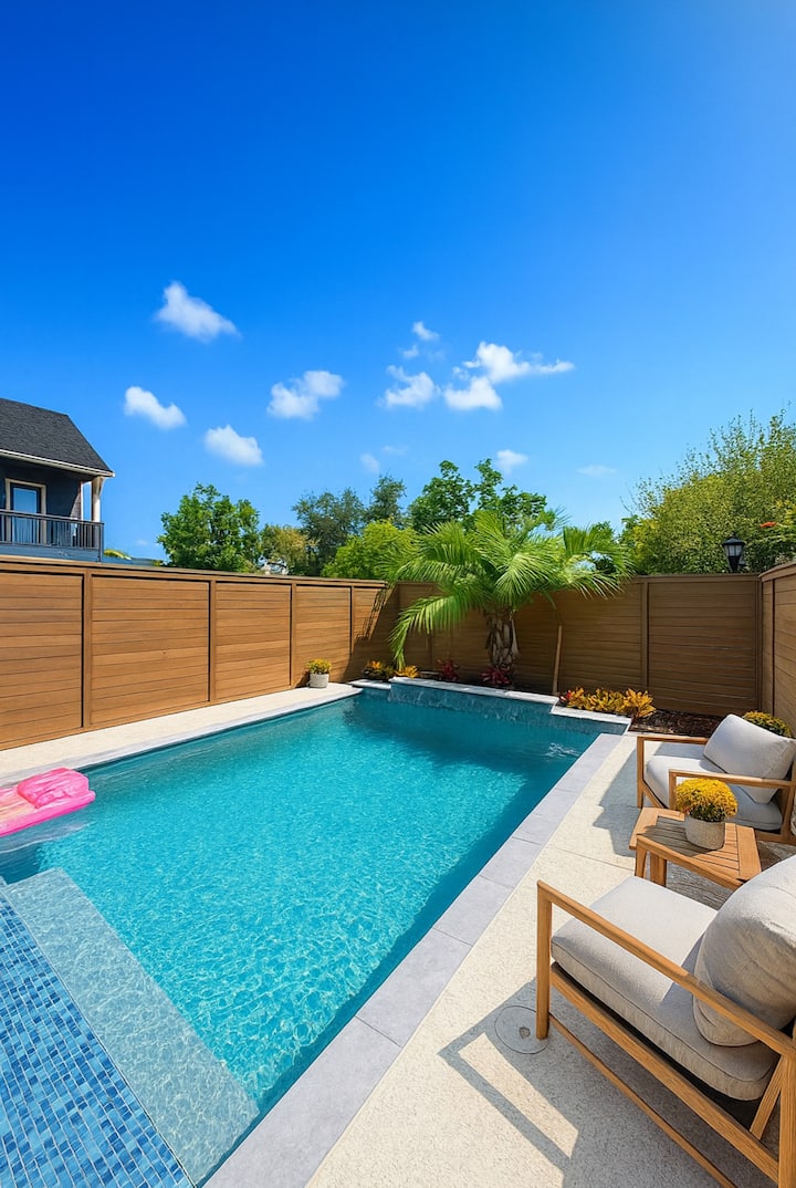 Kemah Boardwalk Condo, Coastal Retreat With Pool - League City, TX