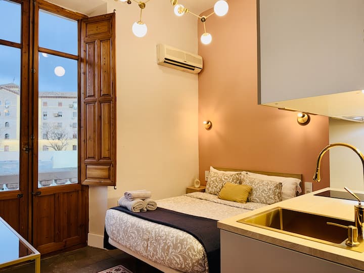 Cozy Single Studio With Balcony In Gran Via - Granada