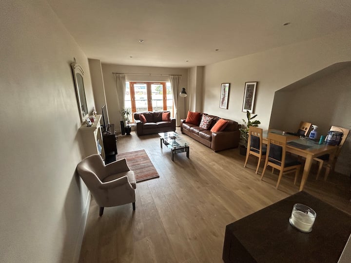 Room In Spacious Apartment - Dublin