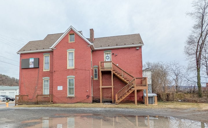 Charming 1br Apartment 1st Floor Cumberland Gem - Cumberland, MD