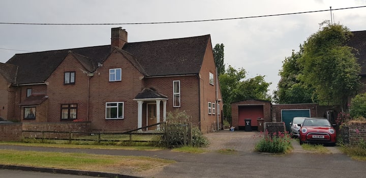Chilbolton Holiday Home - Andover
