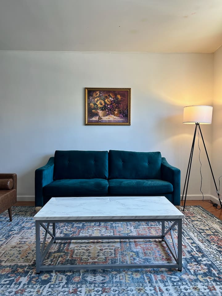 3 Bed 2 Bath Apartment | Wi-fi & Linens- 5 To Lga - Fort Totten - Queens NY