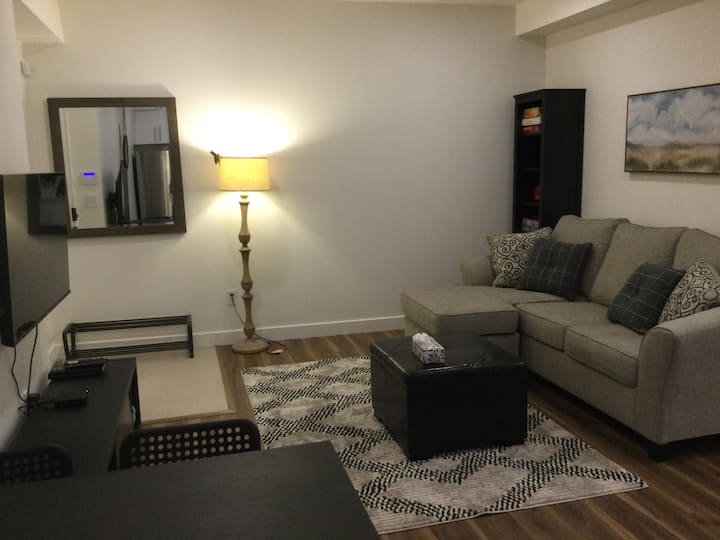 Charming 2 Bedroom Lynn Valley Suite - North Vancouver