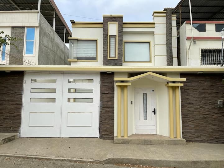 Casa Familiar Muy Cómoda - Manta