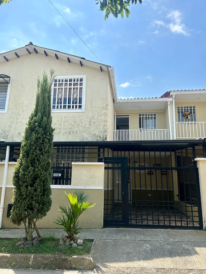 Hermosa Casa En Restrepo, Meta - Cumaral