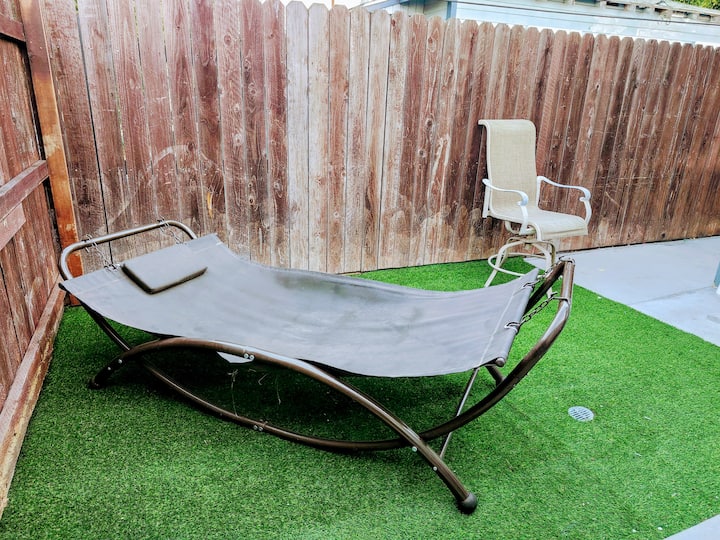 2-bedroom 1-bath House W/enclosed Yard & Parking - ガーデナ, CA