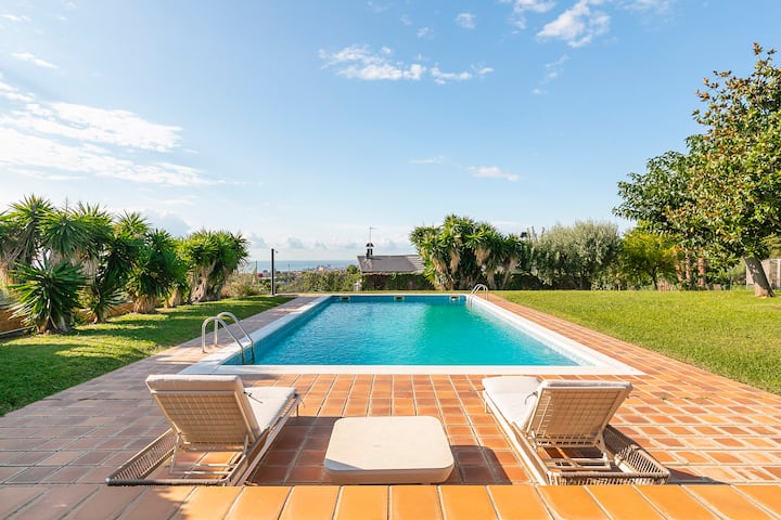 Luxury Villa With Pool, Spa And Garden With Bbq - El Masnou