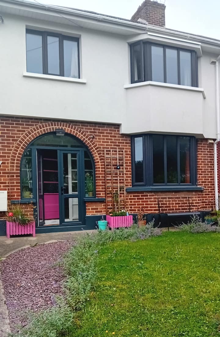 Double Room With Free Parking + 2 X Airport Buses - Dublin