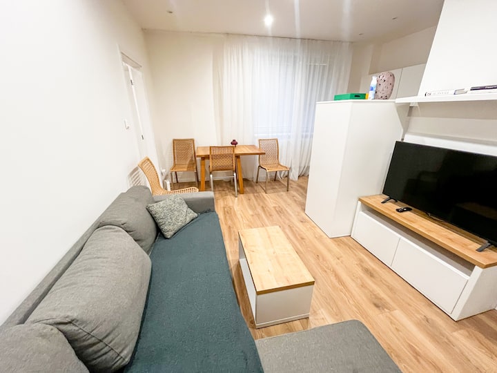Cozy Apartment In City Center - Bratislava