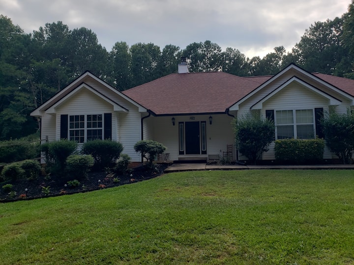 Big Mamas Little Farm Charm - Rustic Away - Villa Rica, GA