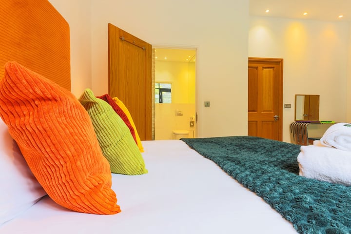 Courtyard Double Room – Penarth - Cardiff