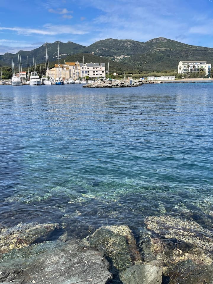 Cap Corse, Face à La Mer Et Au Port Paisible - Macinaggio