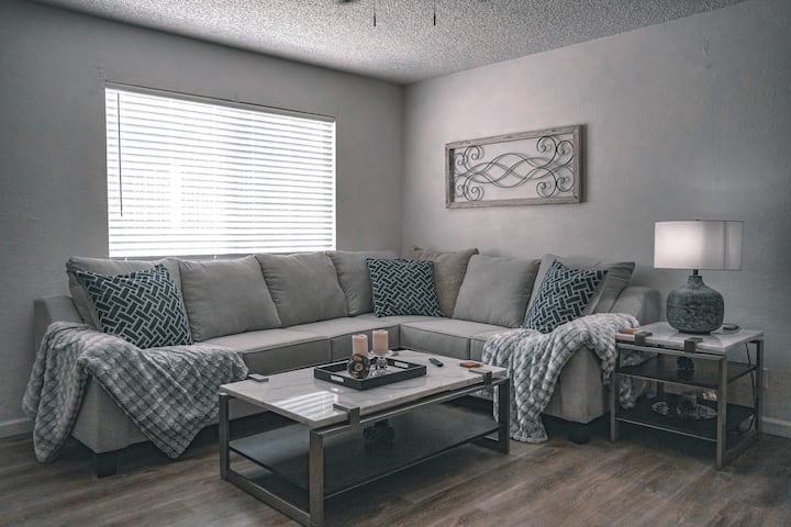 Beautiful 3 Bed 2 Bath Home - Bakersfield, CA