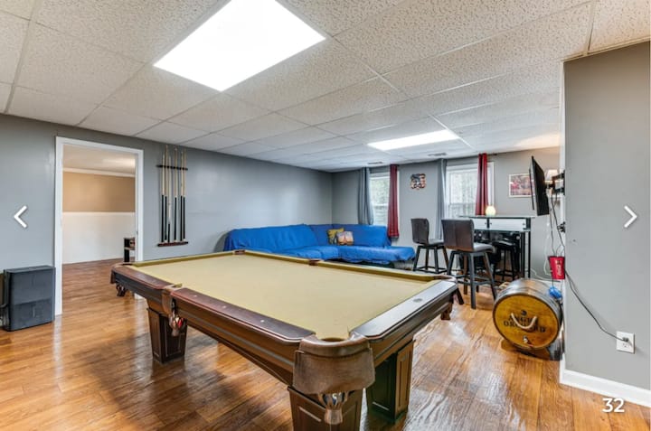 Cozy Game House Retreat - Jones Lake, Dallas