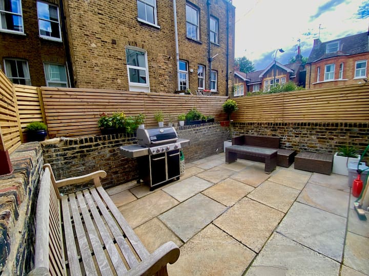 Spacious 2 Bedroom In Parsons Green W/ Yard & Bbq - Fulham