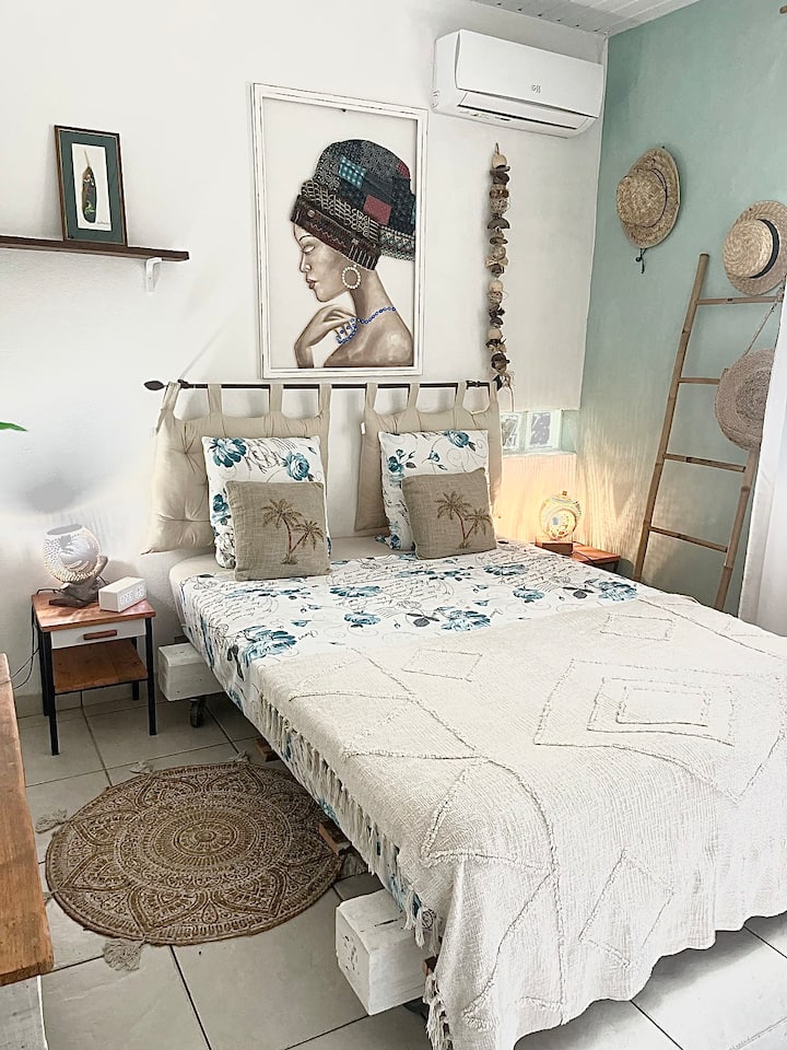 La Pierre Des Ducs - French Guiana