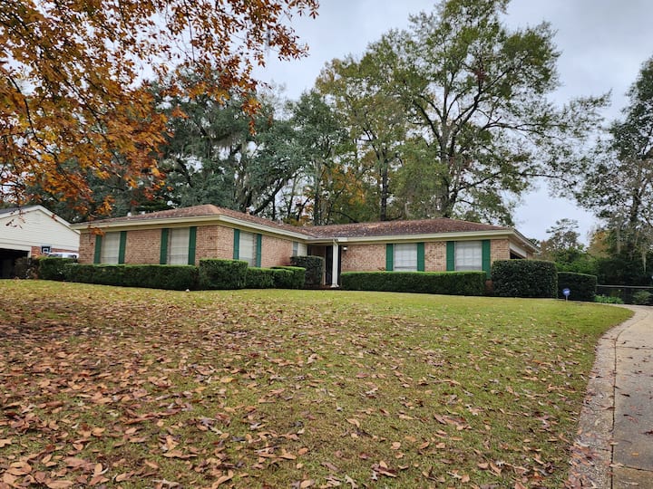 Tallahassee Suburban Retreat - Tallahassee, FL