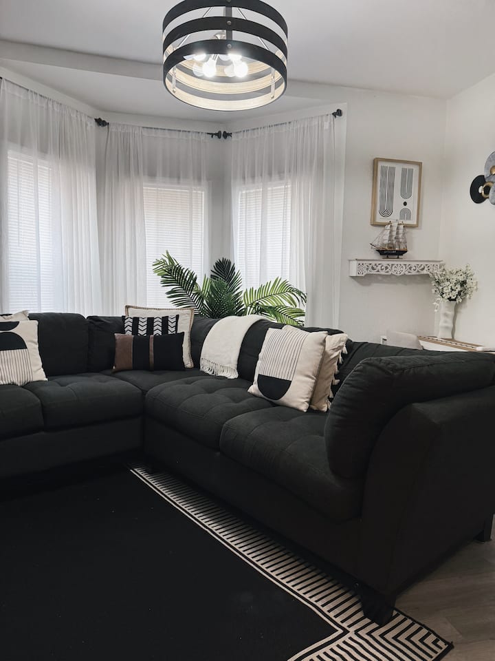 Apt Minutes From Naval Station - Waukegan, IL