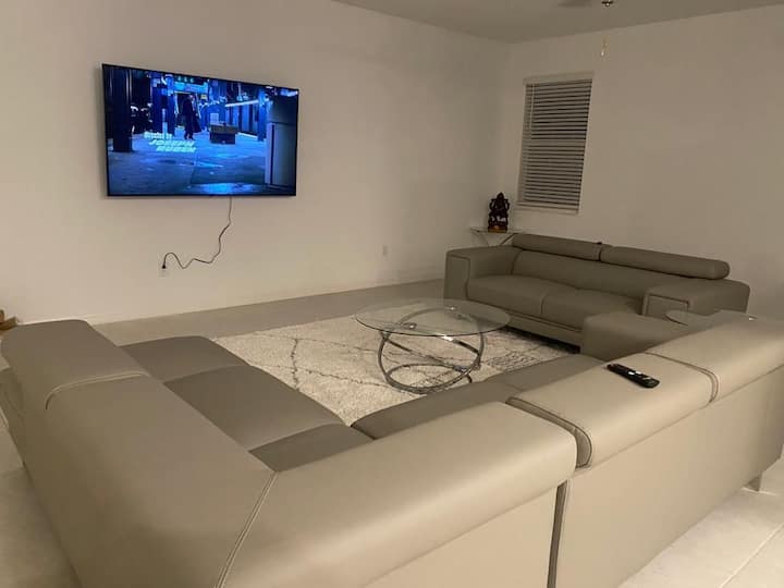 Newly Built Luxury Townhome - Land O' Lakes, FL