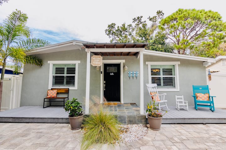 Happy Camper Cottage | Cozy Oasis With Hot Tub - 達尼丁