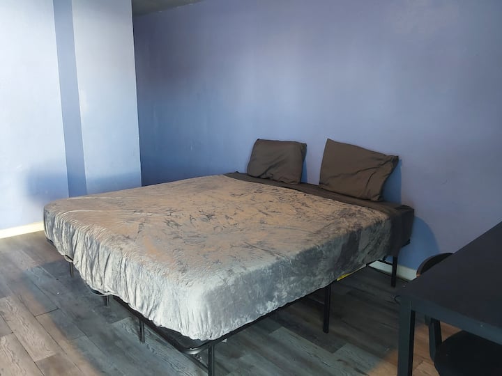 Wi-fi Private Queen Bed Motel Room 12 - Barstow, CA