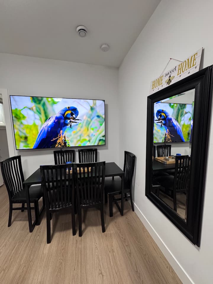 Sweet Home (2 Bedroom Suite) - Langley