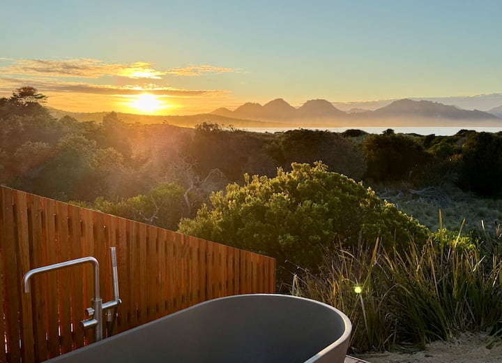 Studio Tasmania ~ Secluded Luxury Sanctuary - Coles Bay
