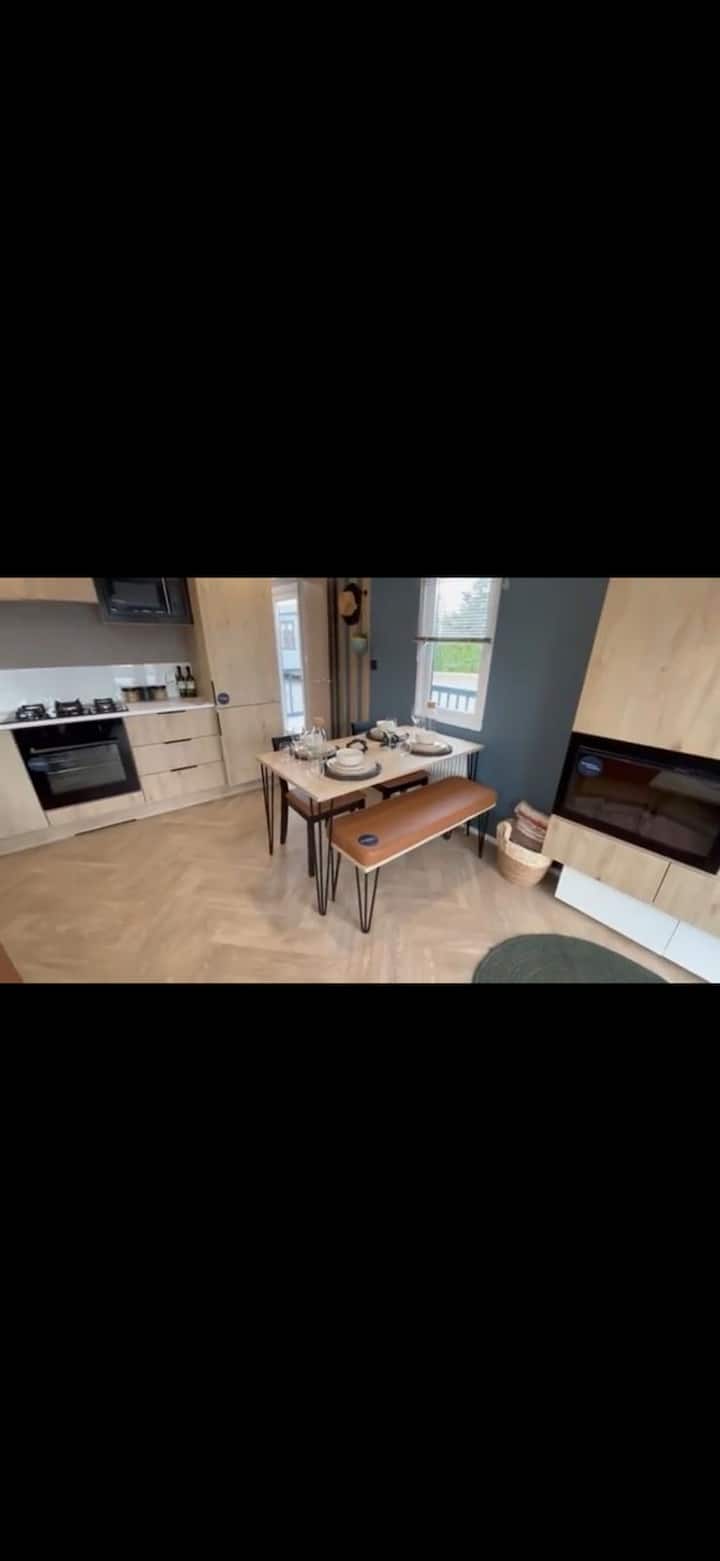 Brand New Luxury Caravan - Bognor Regis