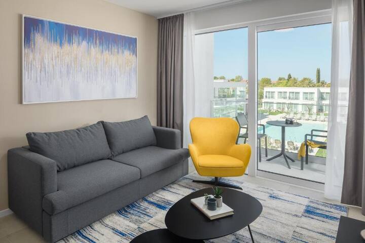 Luxury Apartment With Balcony - Poreč
