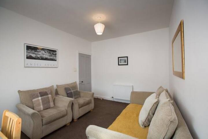 Lovely 2 Bed House. - Galashiels