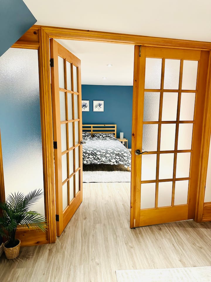 A Cozy Quiet 1 Bedroom Basement - Longueuil