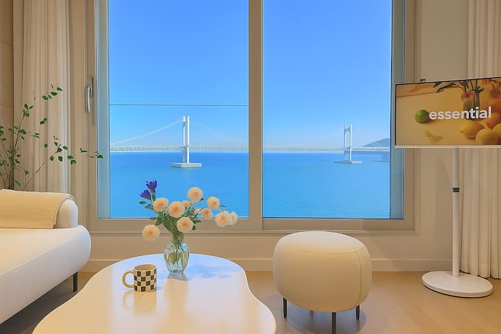 합법숙소/완벽오션뷰/청결만점/호스트직접관리/6인/3룸(침실2+거실1)/무료주차/20평 - Busan