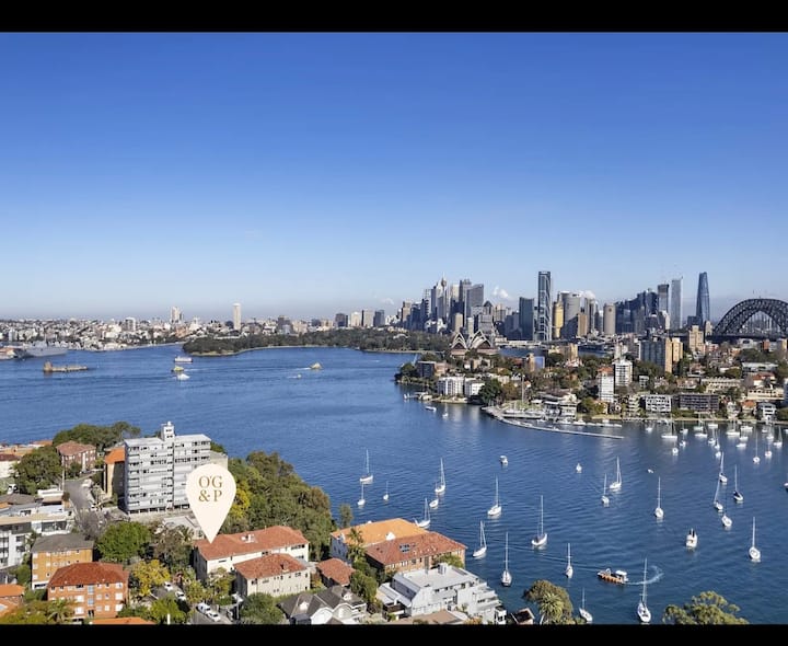 Spacious, Sun Kissed Apartment - Mosman