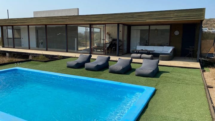 Casa Con Piscina En Los Molles - Chile