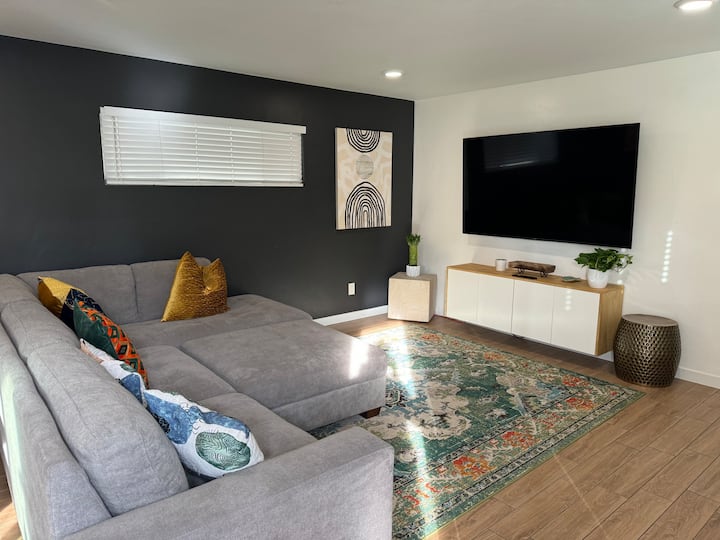 Cozy Modern House - San Diego, CA