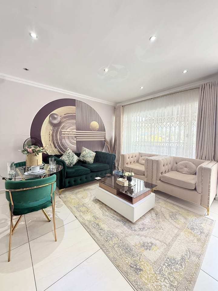 I. St Tropez Sandton Luxury Suites - Sandton