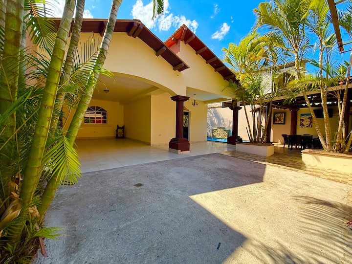 Casa Con Piscina Comayagua/ Aeropuerto - Honduras