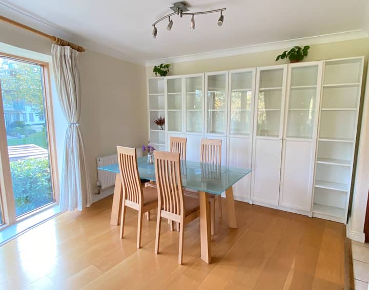 Balally Luas 2 Bedroom Apt - Dublín